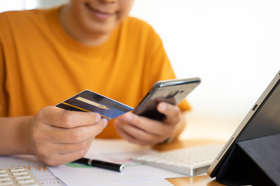 Should You Consider A Student Credit Card ApplyNowCredit